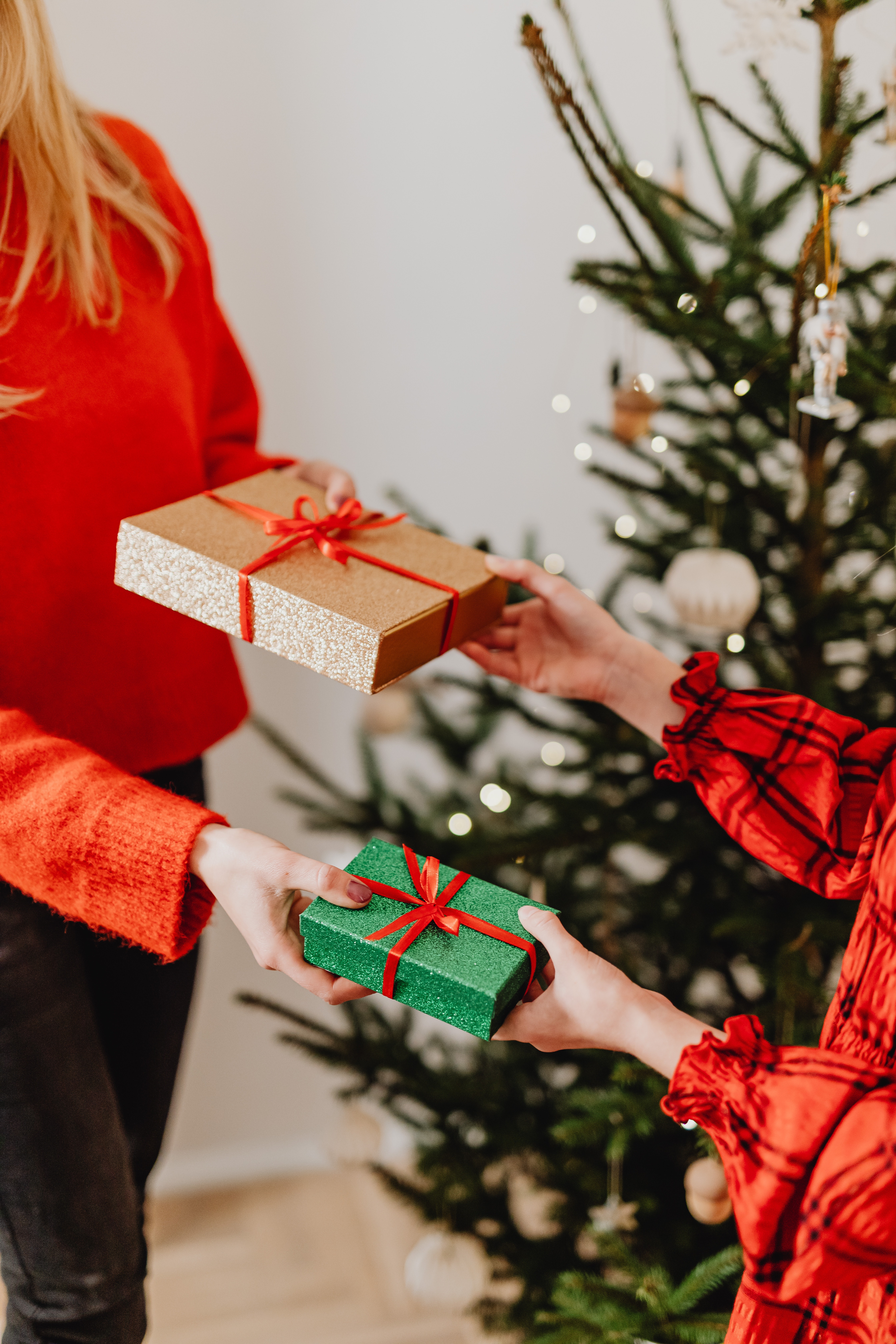 7 Secret Santa Theme Ideas That Will Elevate Your Gift Exchange ...